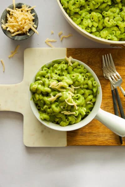 Green Mac and Cheese (15-Minute Recipe) - Food Dolls