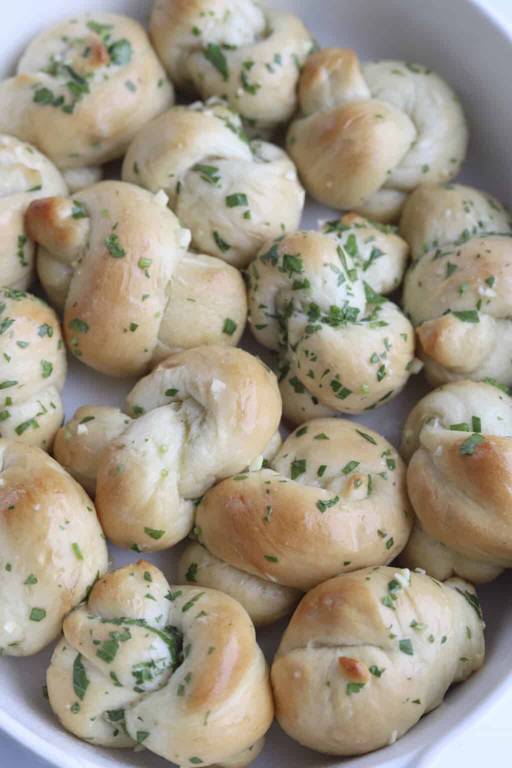 Cheesy Garlic Knots - Food Dolls