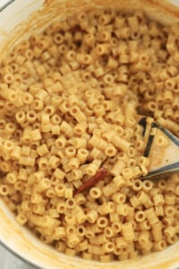 One Pot Mbakbaka (Spicy Libyan Pasta) - Food Dolls