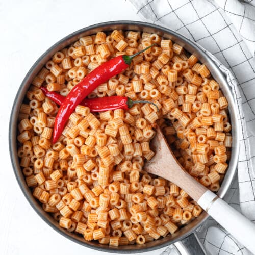 One Pot Mbakbaka (Spicy Libyan Pasta) - Food Dolls