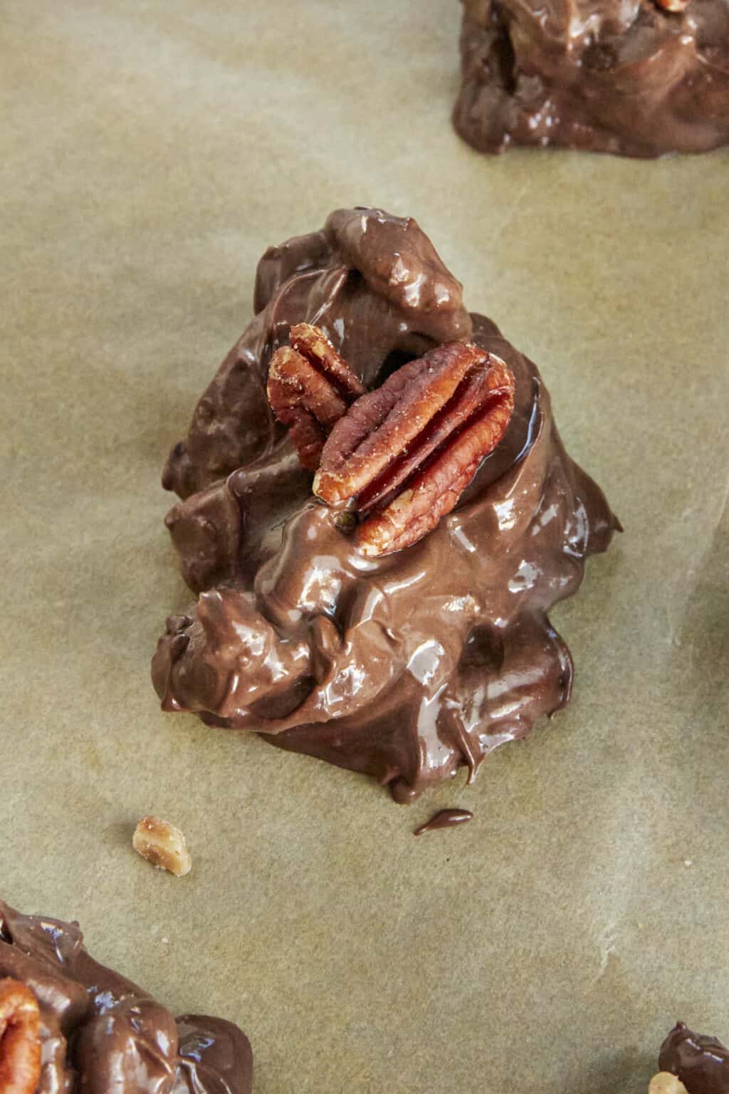 Chocolate Pecan Clusters with Caramel (Slow Cooker) - Food Dolls