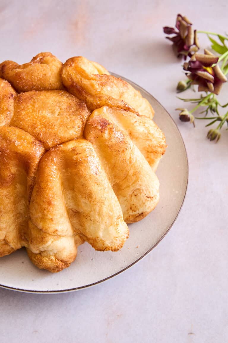Cinnamon Sugar Pull Apart Bread (4 Ingredients) - Food Dolls