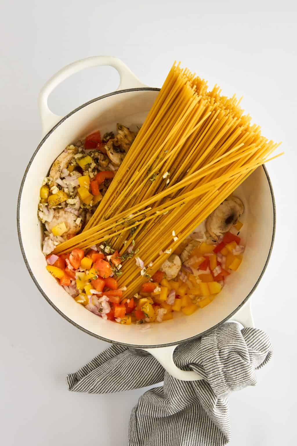 One Pot Healthy Spaghetti - Food Dolls